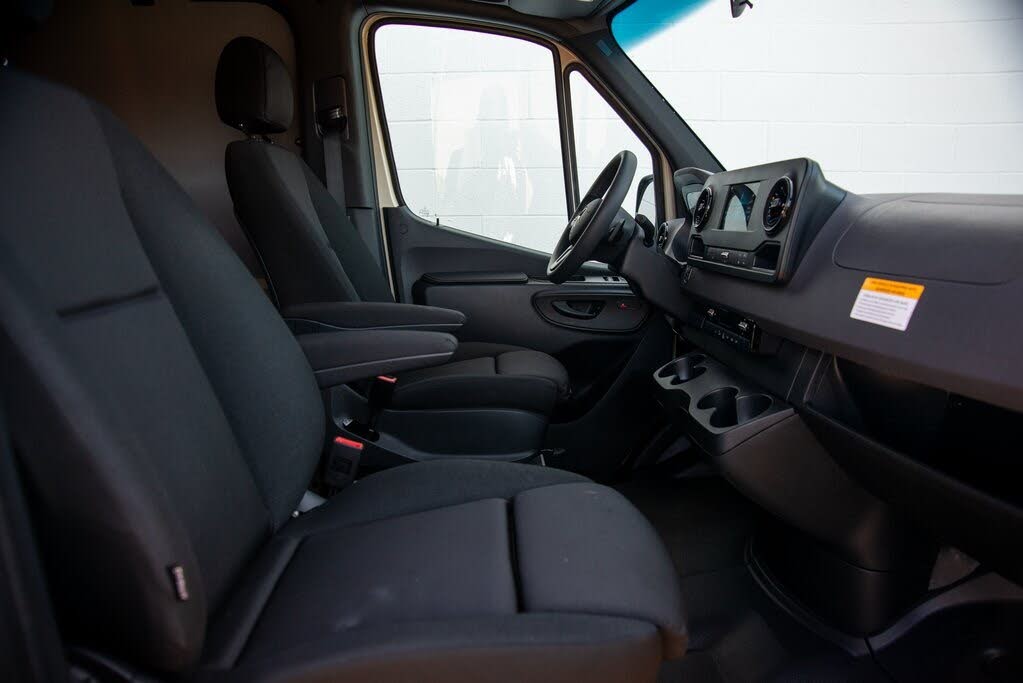 2024 Mercedes-Benz Sprinter 2500 144 Crew Van RWD | Trade Offshore ...